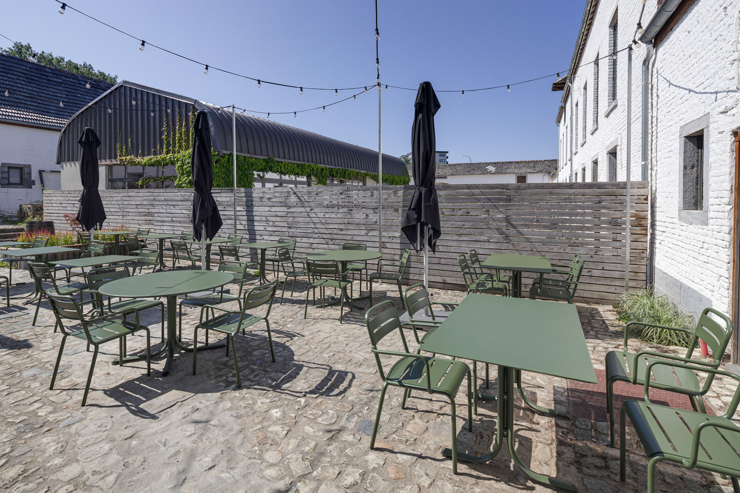 The Huggy's Bar - Nivelles - LEPAGE Mobiliers